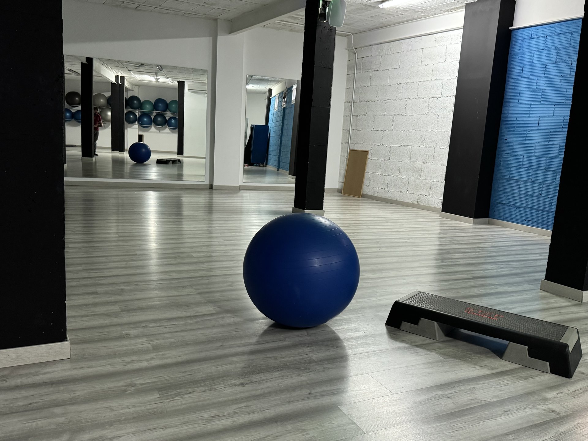 Body Élite Cullera | Gimnasio moderno con clases y entrenadores personales